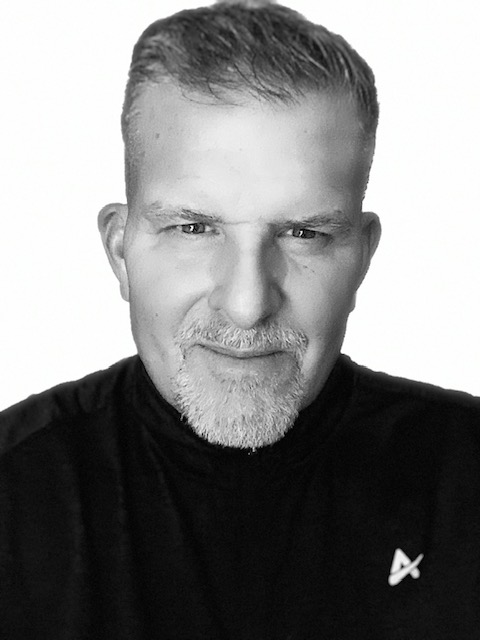 Former Walt Disney Co-Executive Rob Thompson : "We have our eyes on how ...